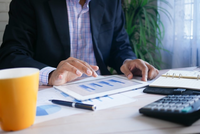 Net salary in Switzerland: deductions and calculation 2026